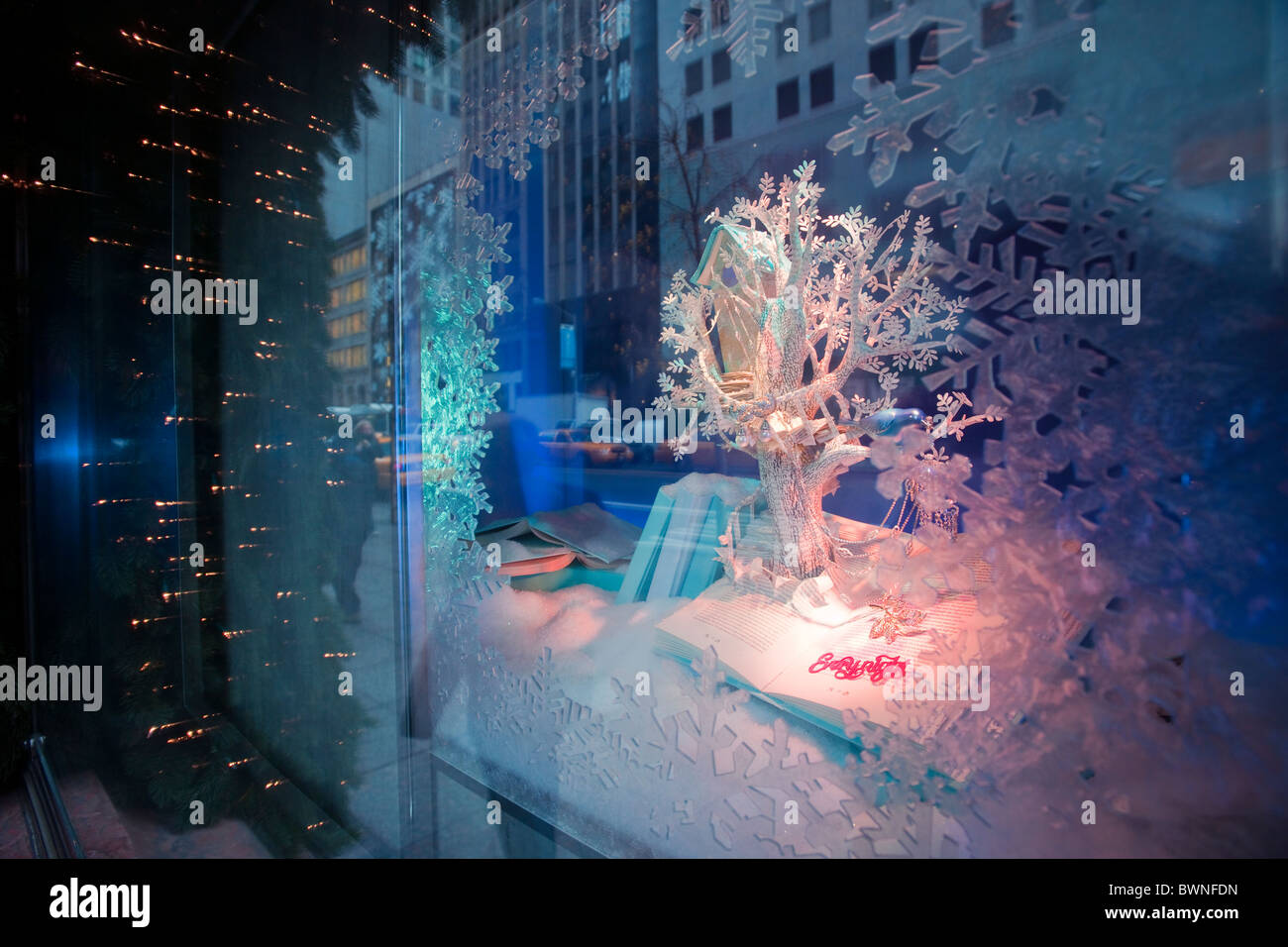 The windows of the Tiffany and Co. flagship store on Fifth Avenue in ...