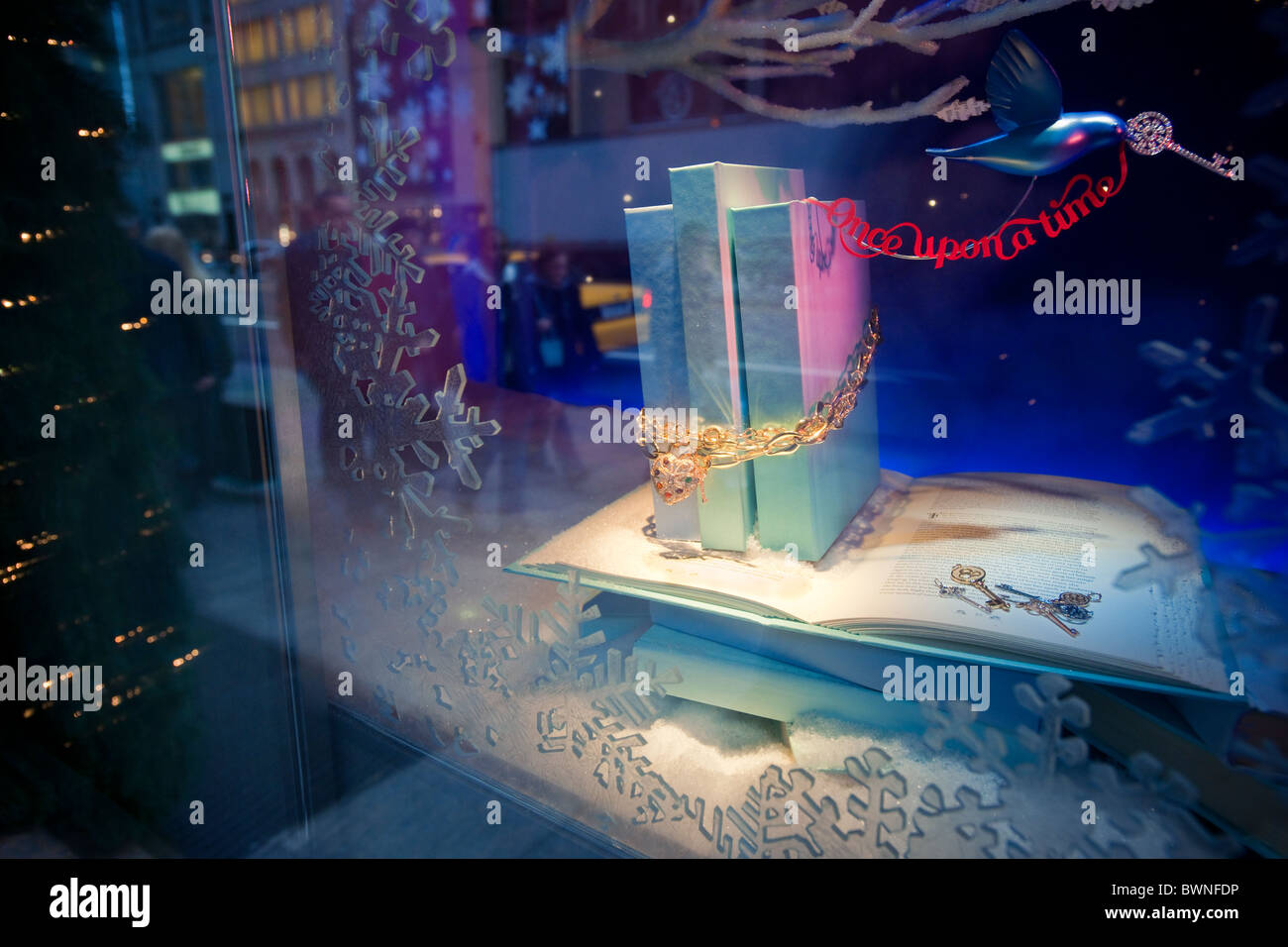 The windows of the Tiffany and Co. flagship store on Fifth Avenue in ...
