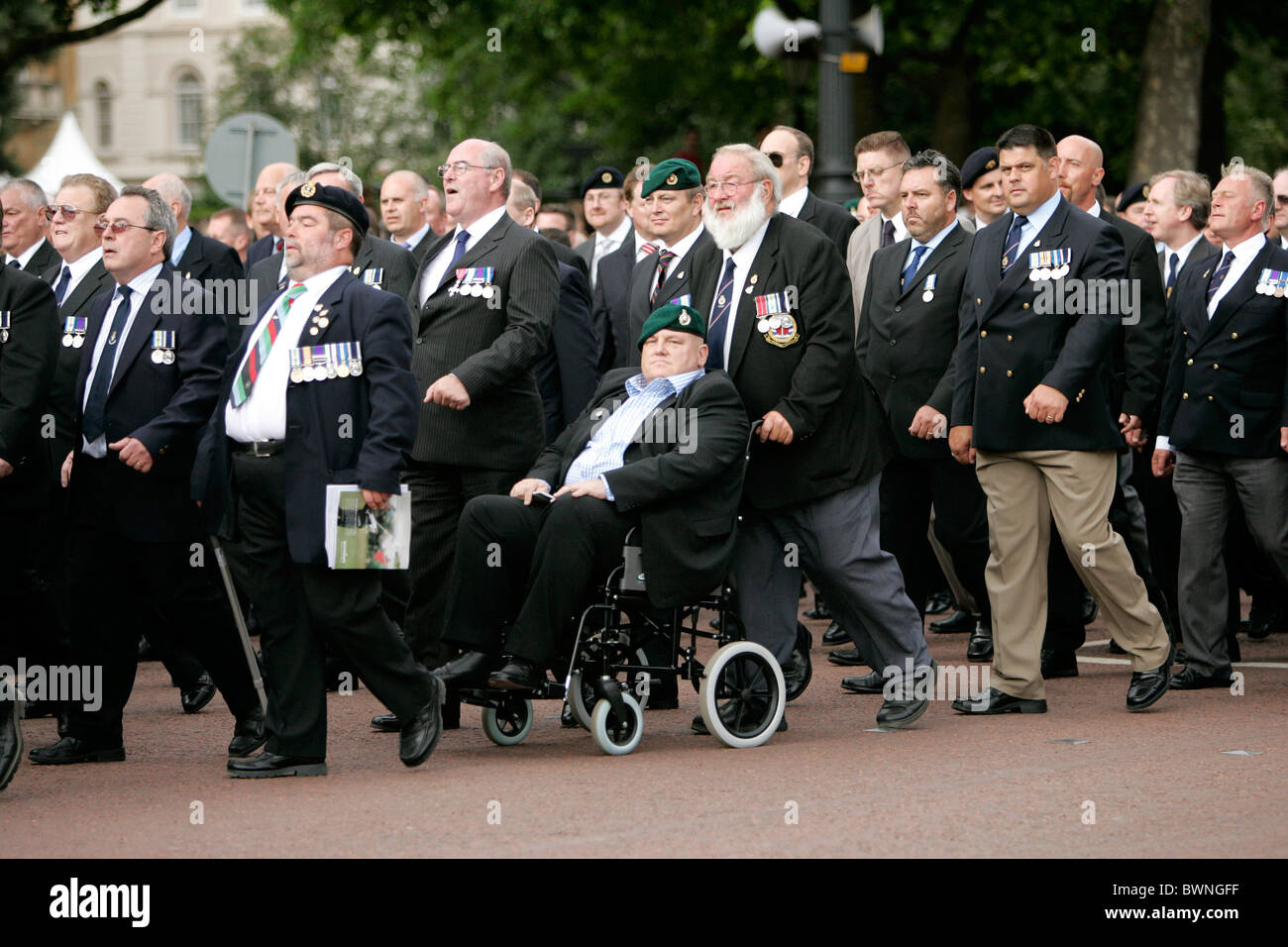 Veterans march in the Falklands Parade to commemorate 25 years since ...