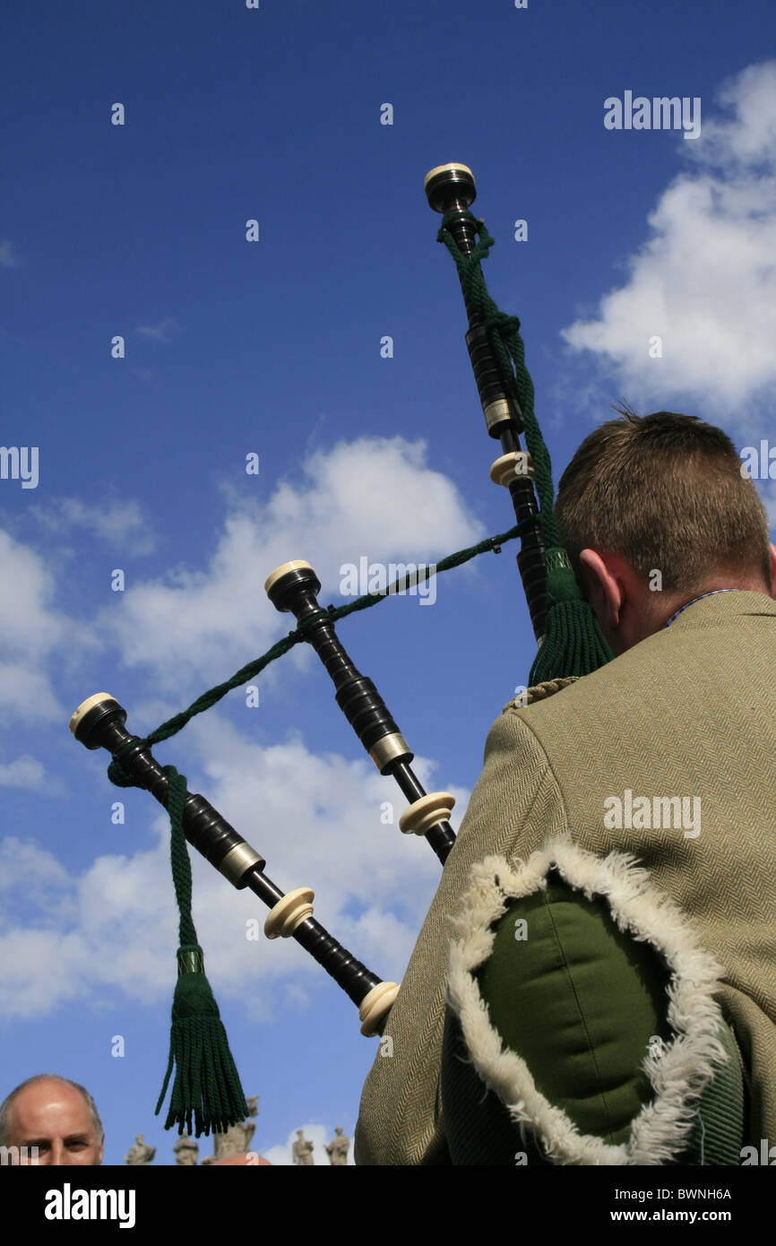 Man play pipes bagpipes hi-res stock photography and images - Alamy