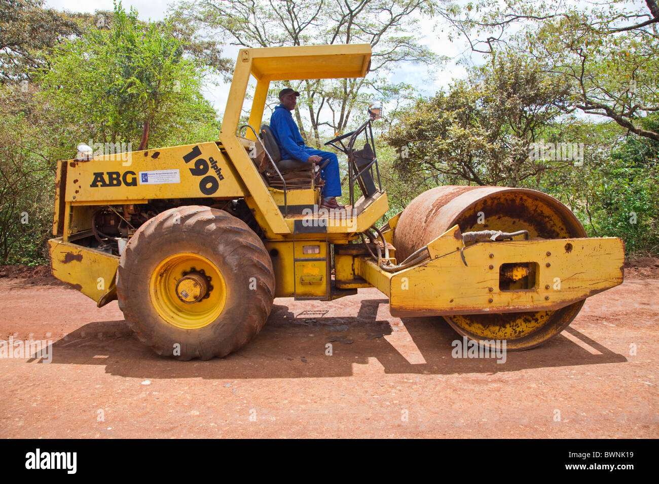 Steamroller building a road in Nairobi, Kenya Stock Photo - Alamy