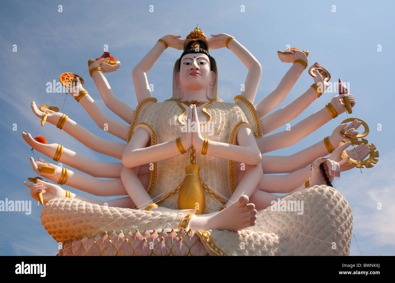 Chine Lady Monk Wat Phra Yai Stock Photo - Alamy