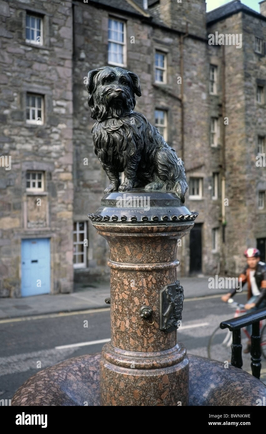 Statue scotland dog statue hi-res stock photography and images - Alamy