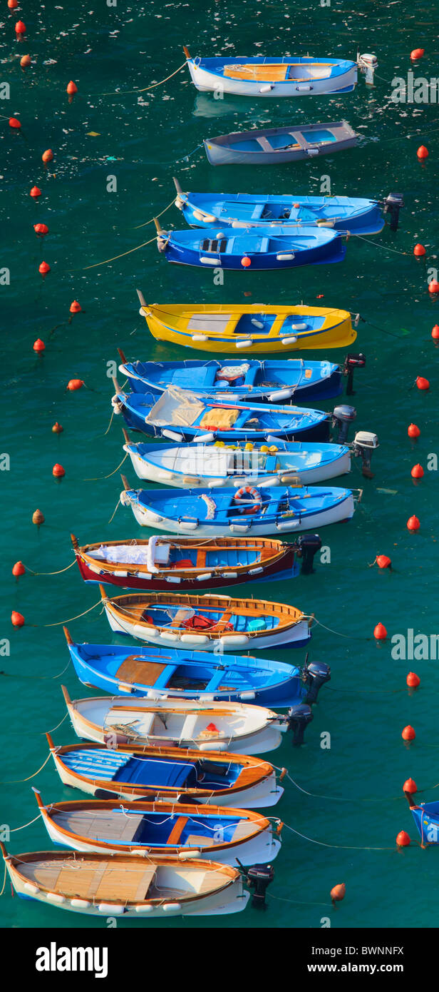 Cinque terre italy boats hi-res stock photography and images - Alamy