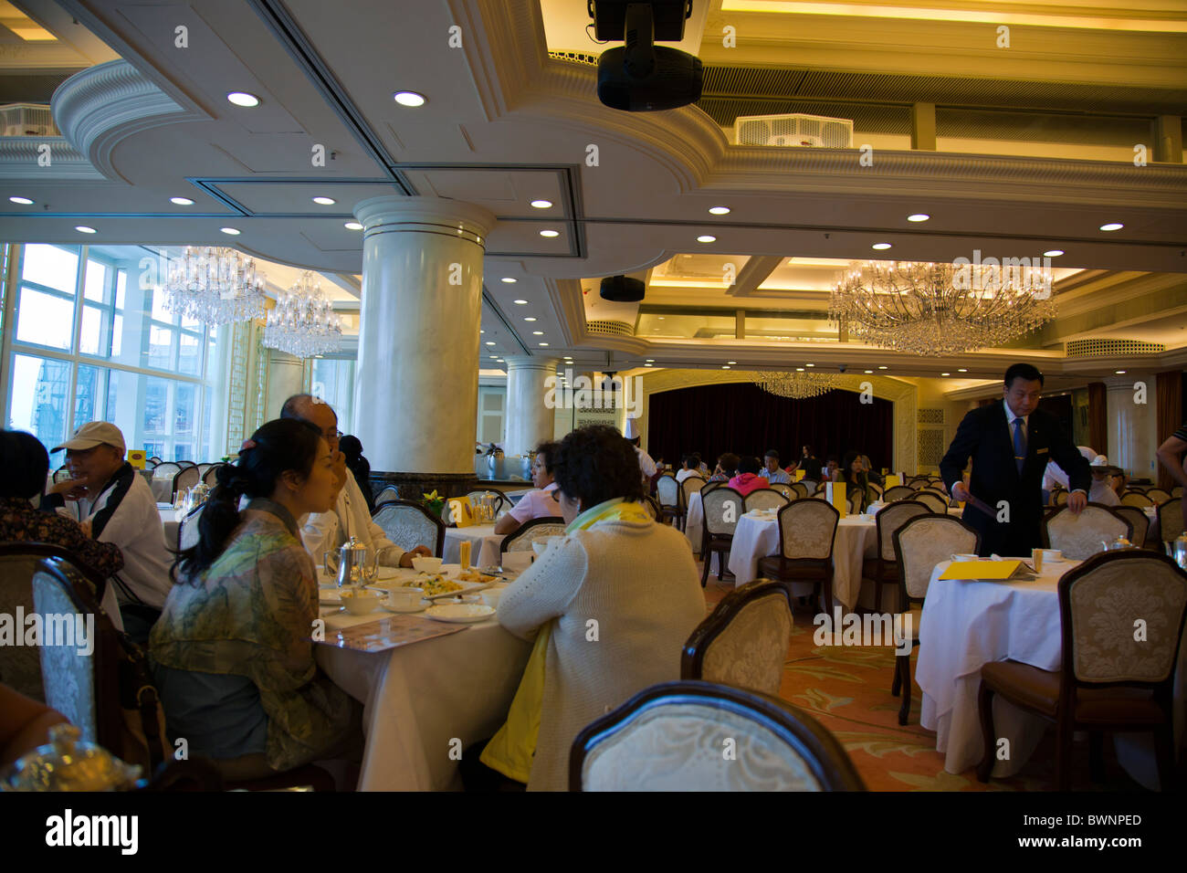 City Hall Maxim's Palace showcases the best of Cantonese cuisine and ...