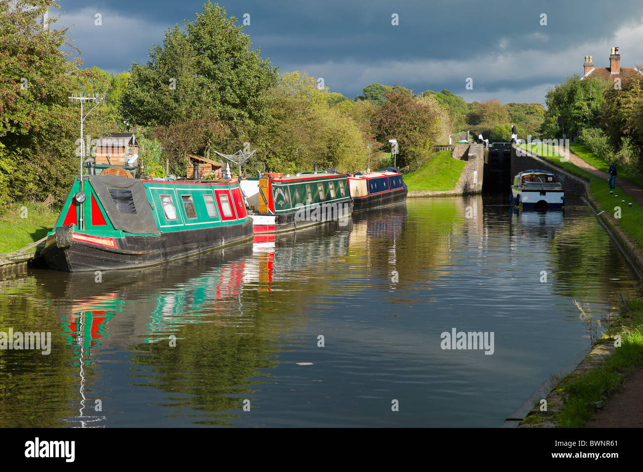 The Worcester and Birmingham canal at Tardebigge canal village in ...