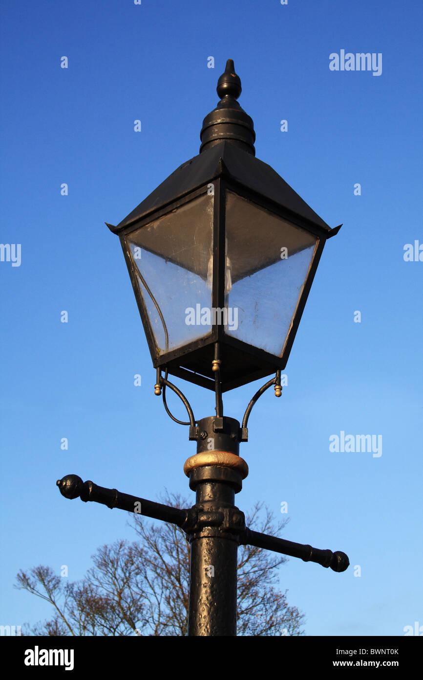 Victorian lamp post hi-res stock photography and images - Alamy