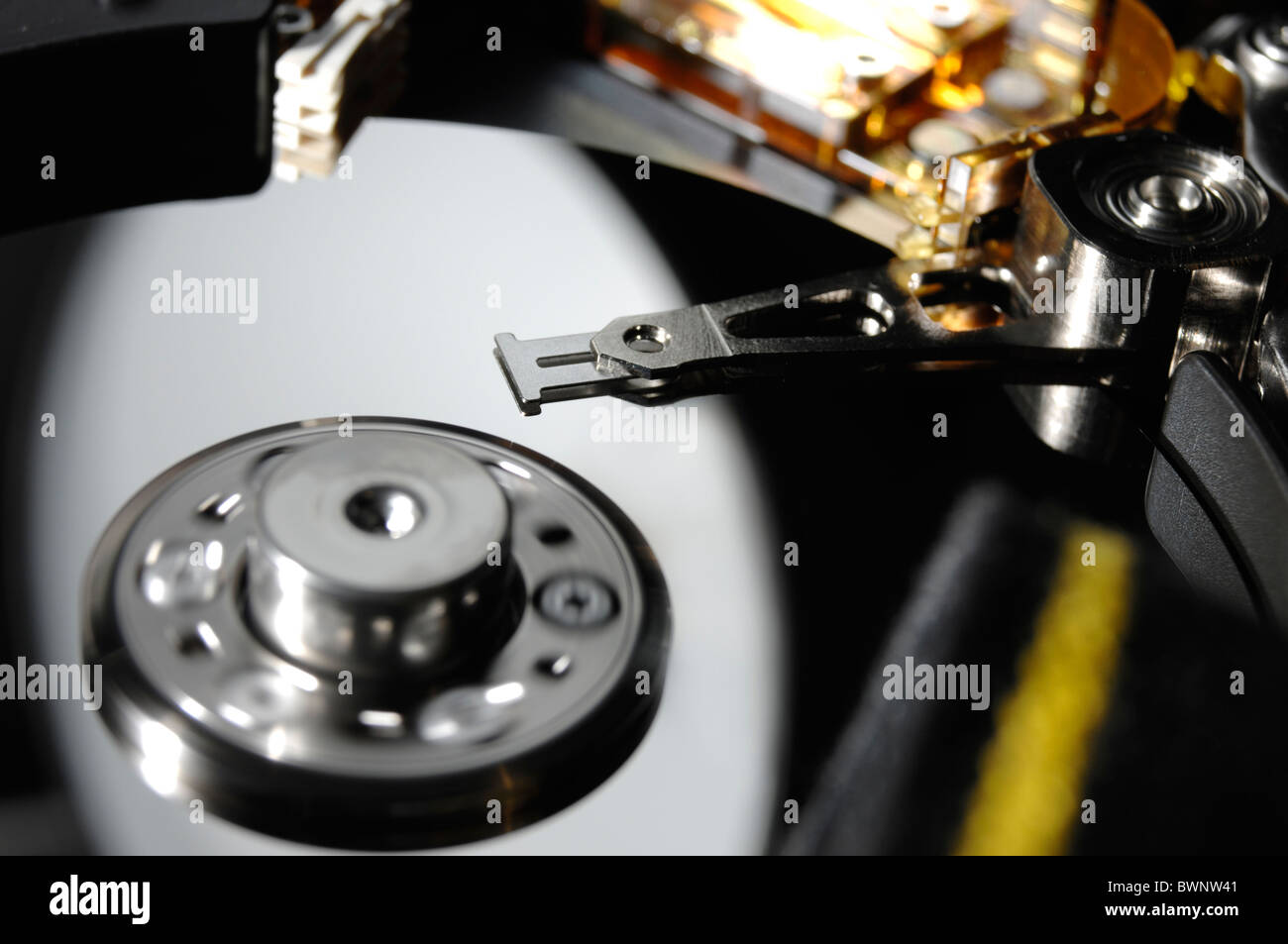 Hard disk drive with rotating pindel and heads in reading position ...