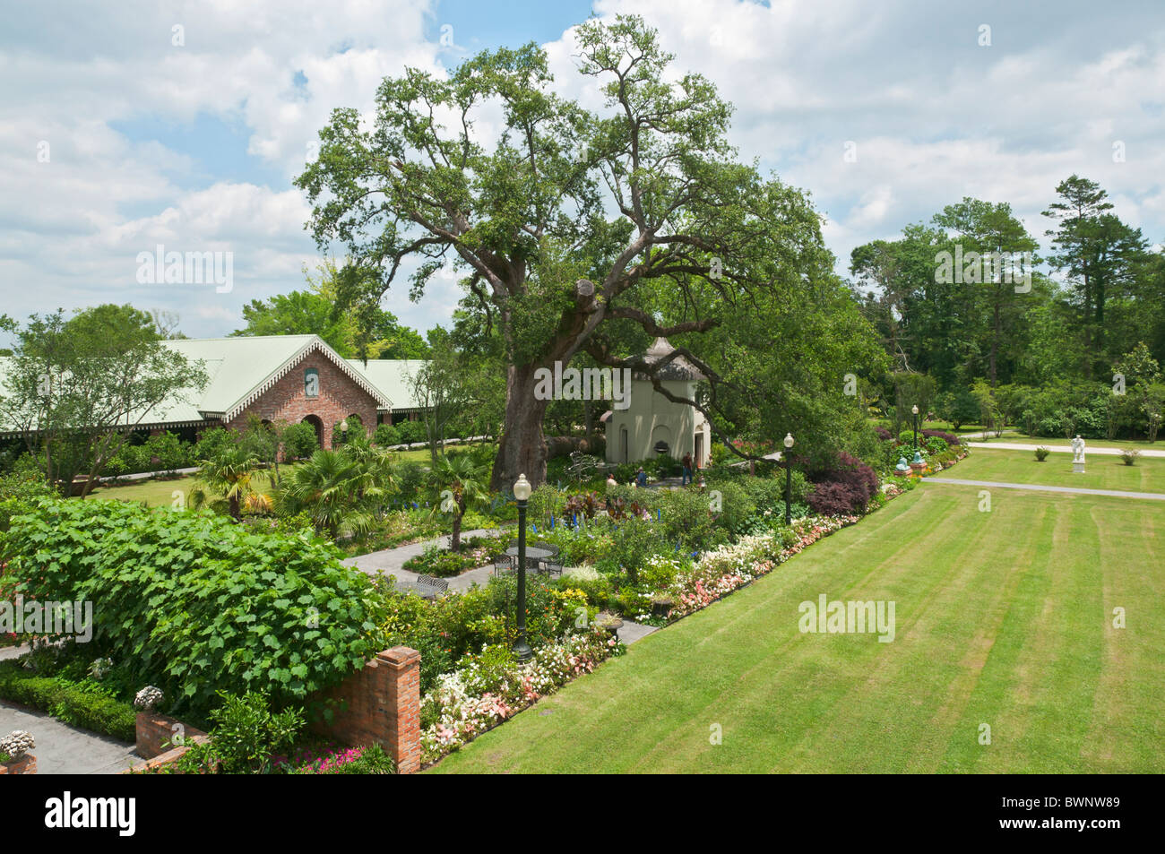 Louisiana, Darrow, Houmas House Plantation and Gardens, view of garden ...