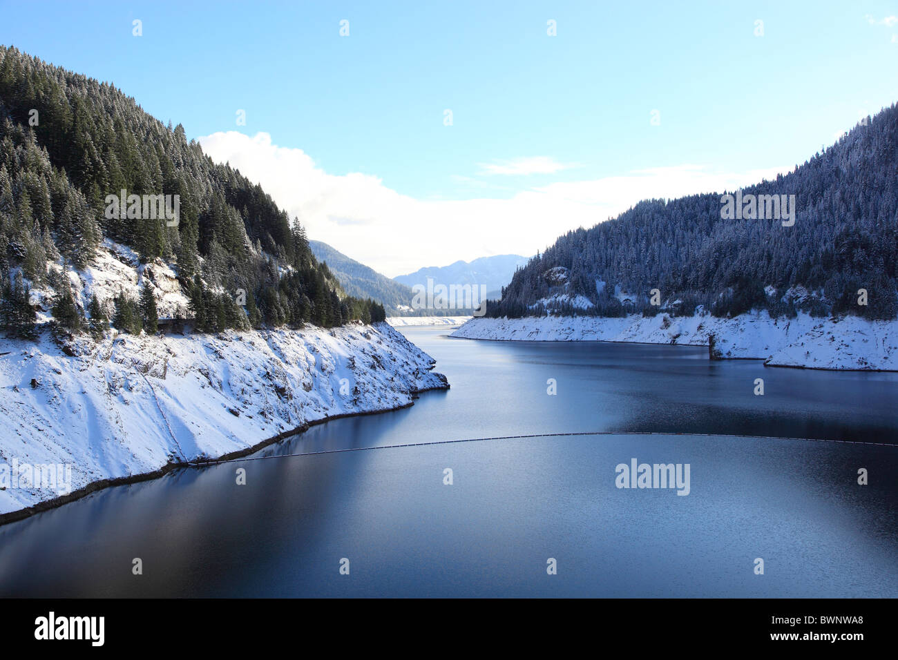 Reservoir winter hi-res stock photography and images - Alamy