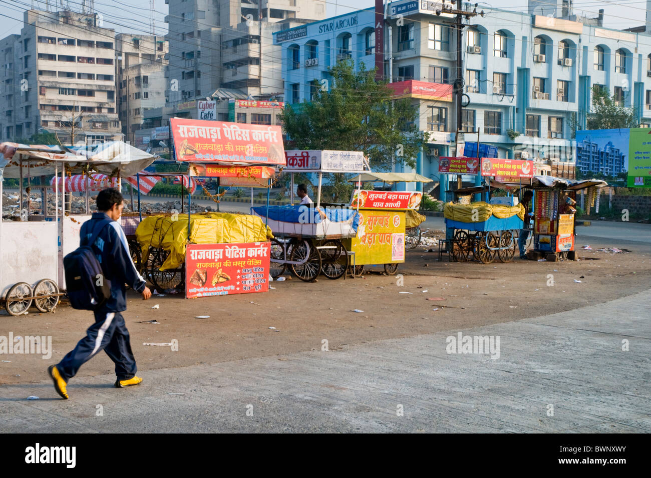 India indian slums hi-res stock photography and images - Alamy