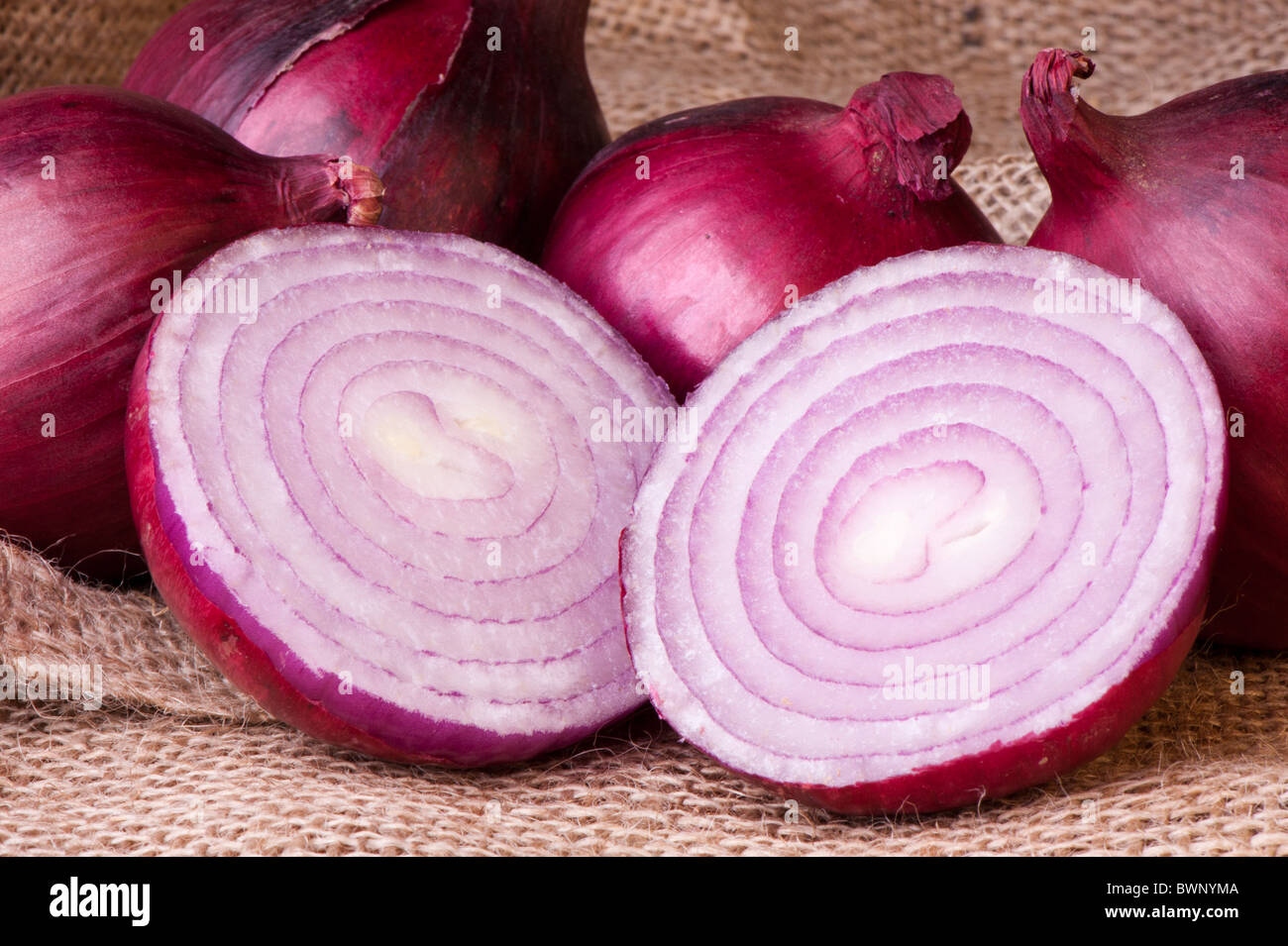 cut red onion Stock Photo - Alamy