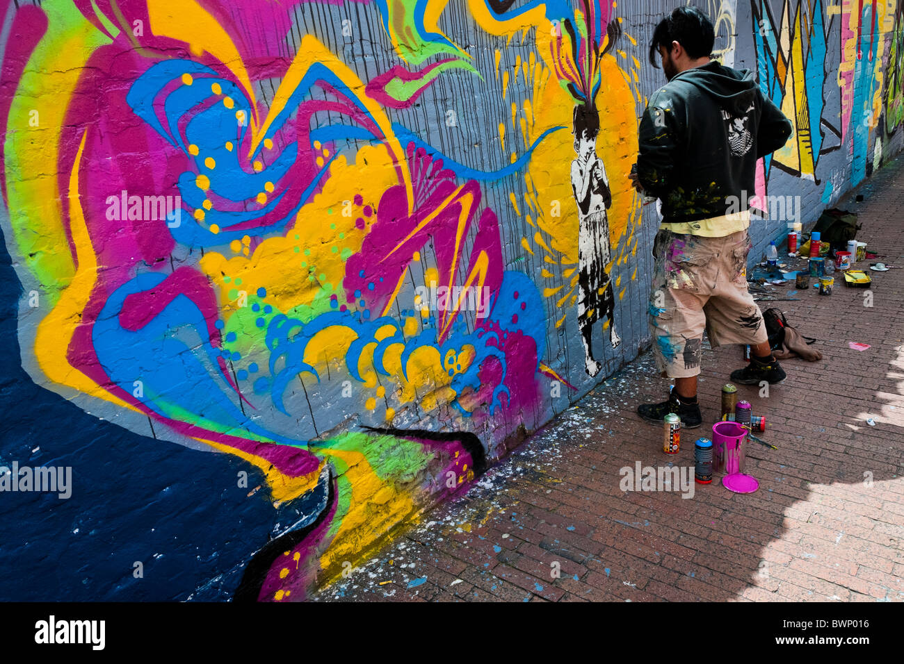 Colombian graffiti artist paint on hi-res stock photography and images ...