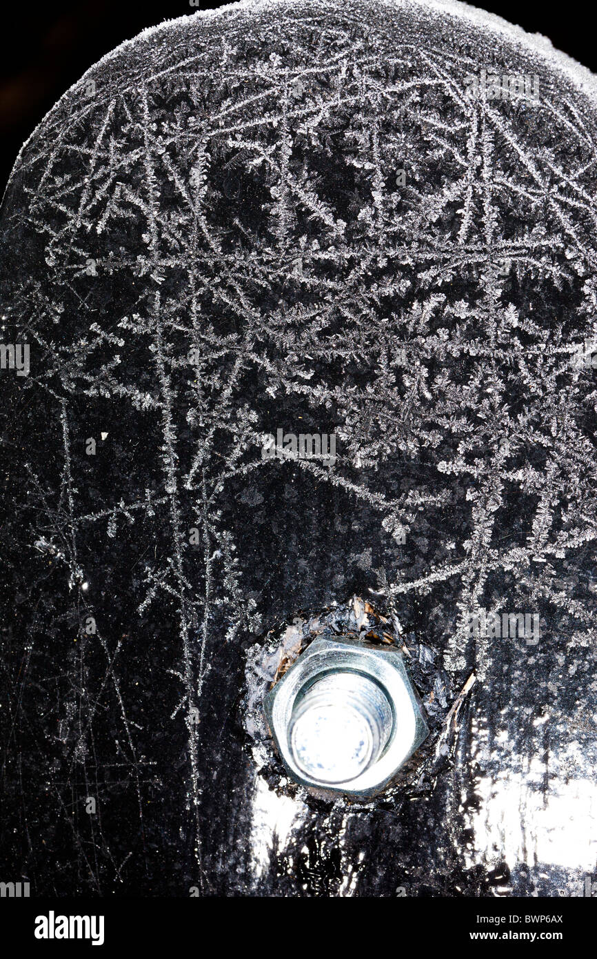 Frost patterns hi-res stock photography and images - Alamy