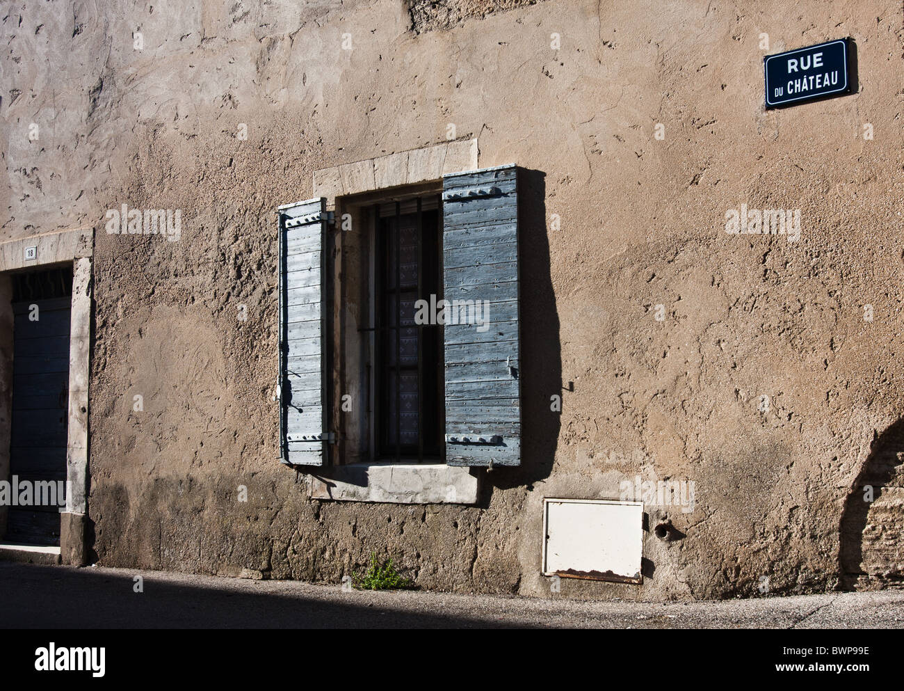 Provence street scene hi-res stock photography and images - Alamy