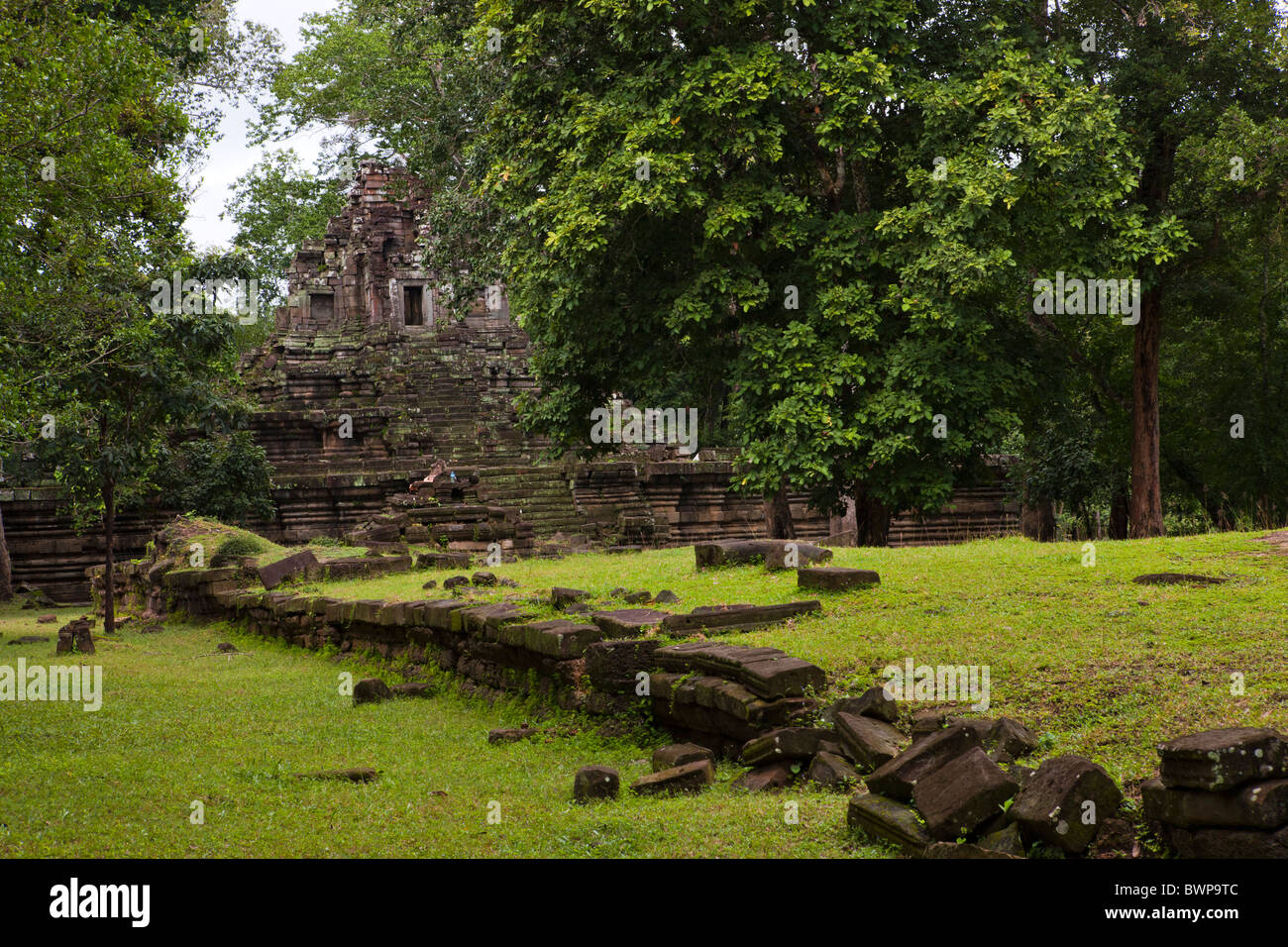 Preah Pithu X. Ruins at archaeological site. Angkor Thom, UNESCO World ...