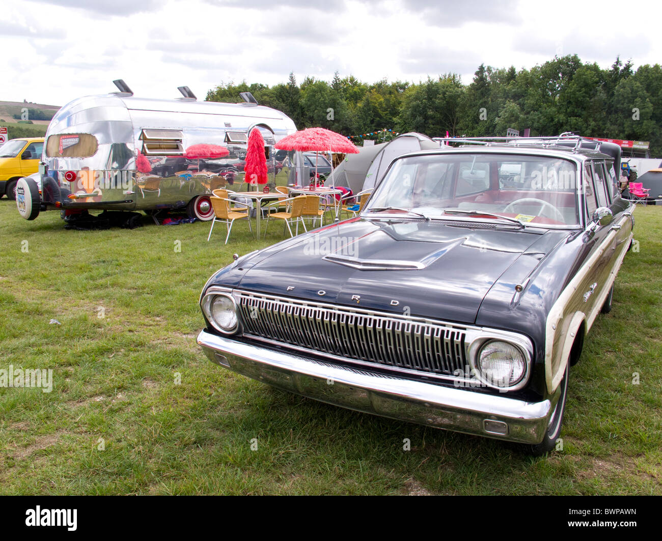 Classic american estate car hi-res stock photography and images - Alamy