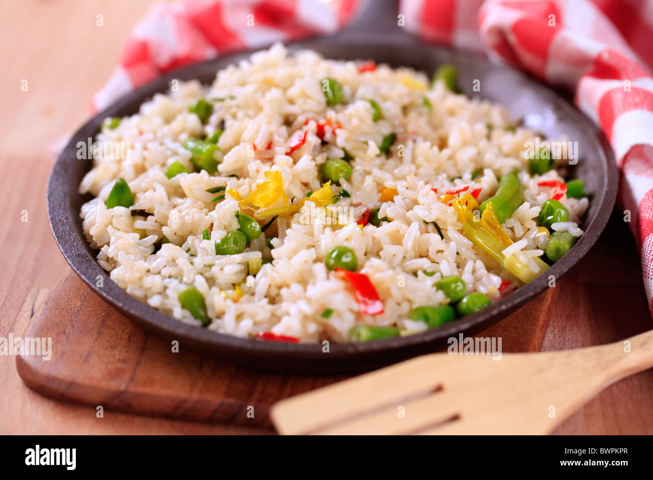 Fried rice in a black skillet Stock Photo - Alamy
