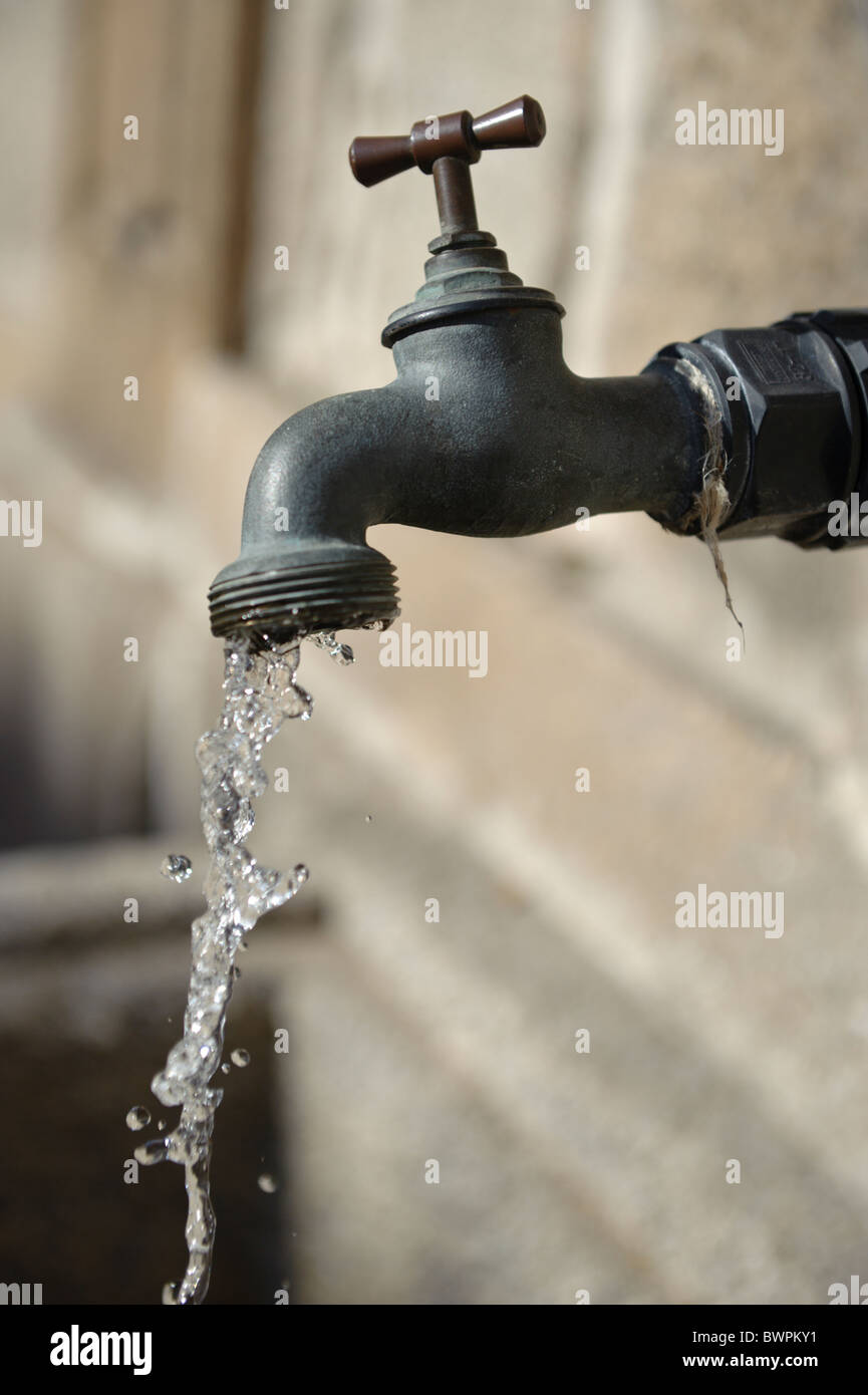 Public Water Tap Stock Photos & Public Water Tap Stock Images - Alamy