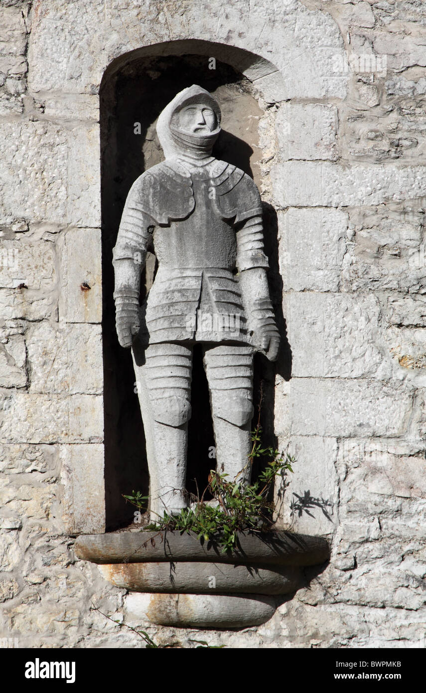 Old man at the castle wall hi-res stock photography and images - Alamy