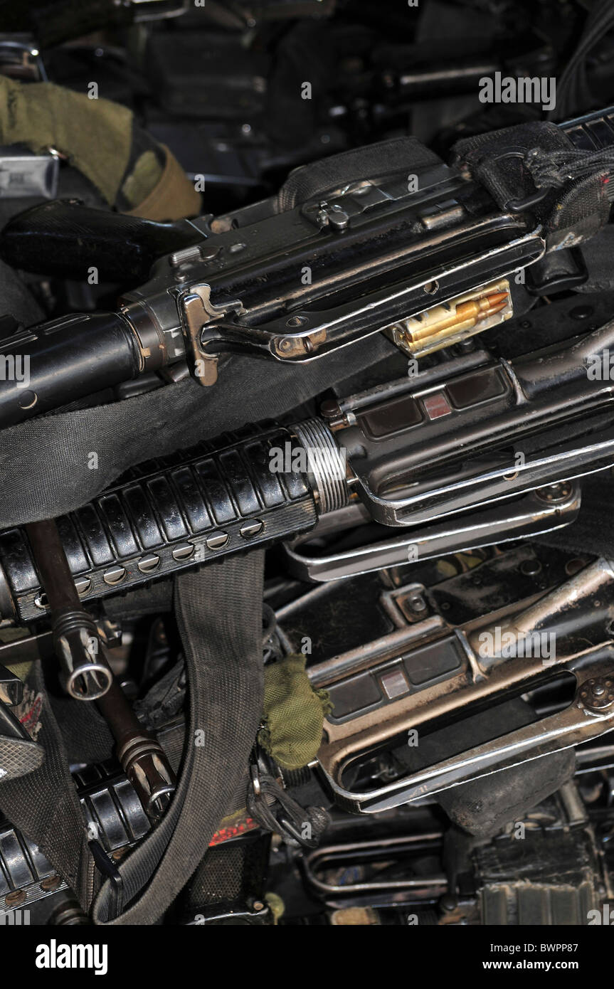 A pile of M16 rifles Stock Photo - Alamy