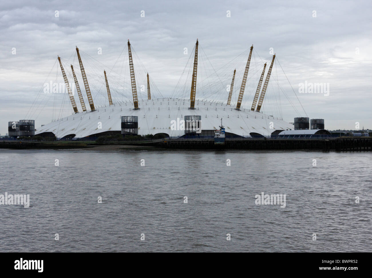 Buildings and landmarks the o2 arena london hi-res stock photography ...