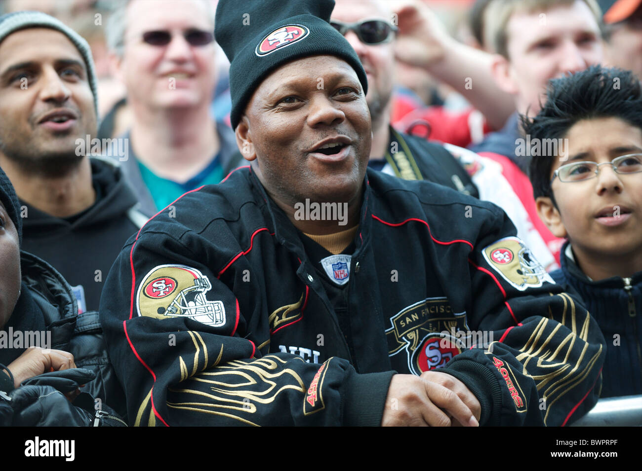 Football Fans Celebrate In Trafalgar Square High Resolution Stock ...