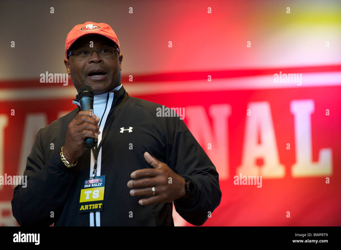 Hall of Fame player and current San Francisco 49er head coach Mike ...