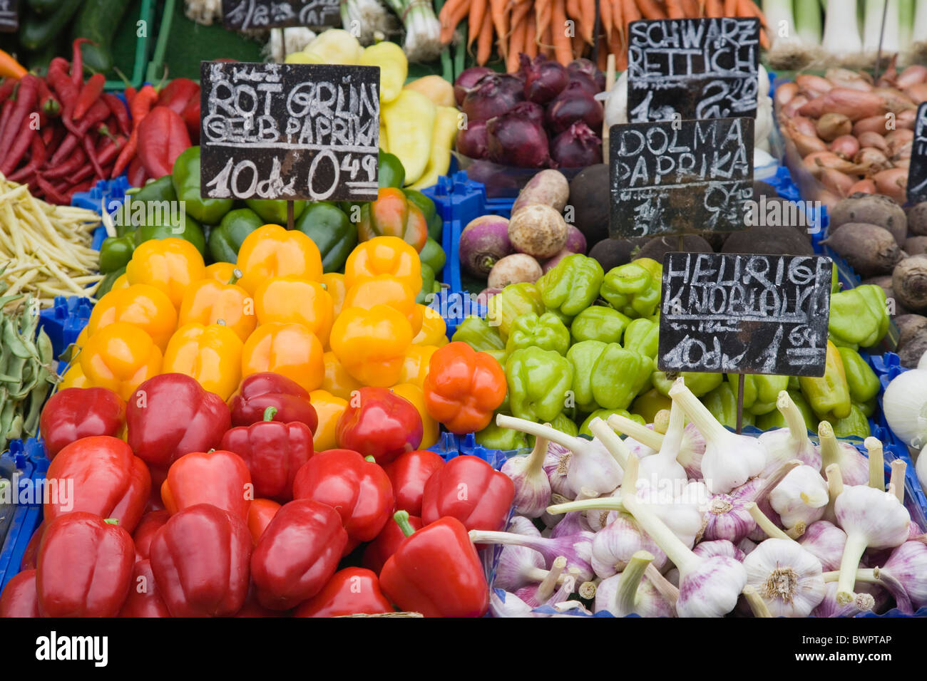 Fruit and veg market vienna hi-res stock photography and images - Alamy