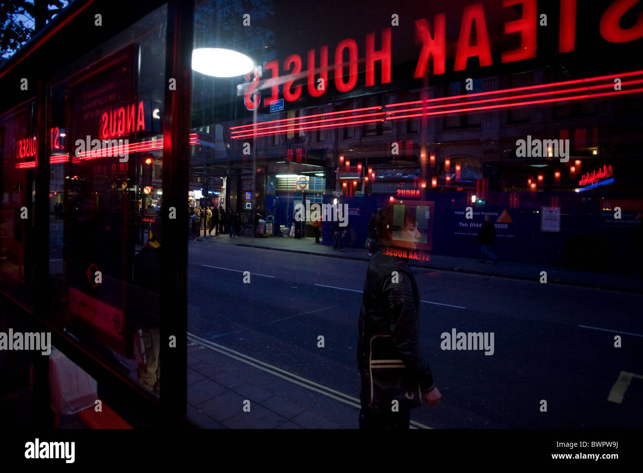 London night bus routes hi-res stock photography and images - Alamy