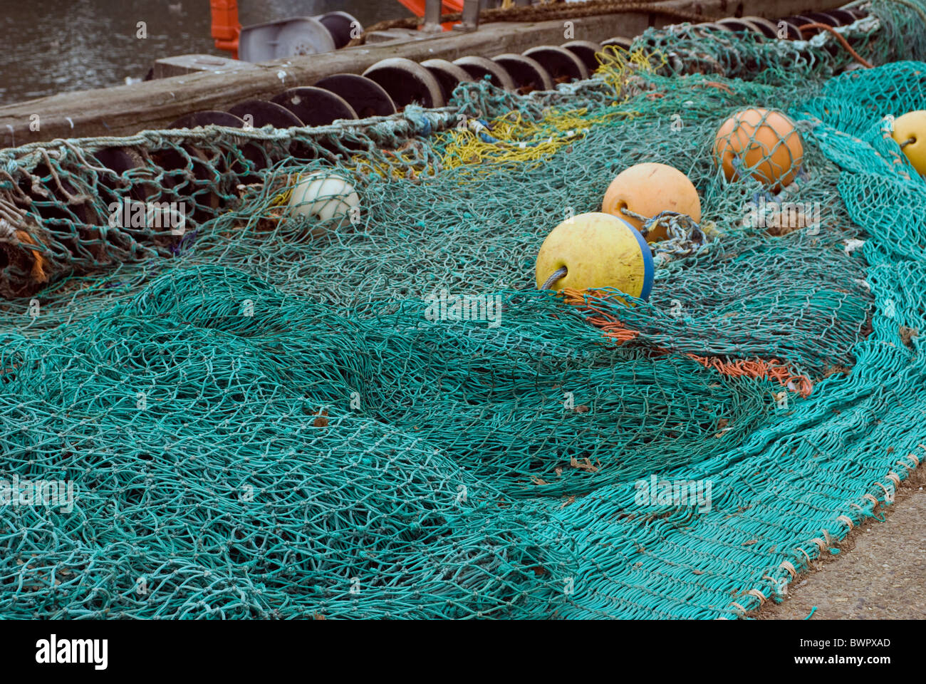 green fishing net Stock Photo - Alamy