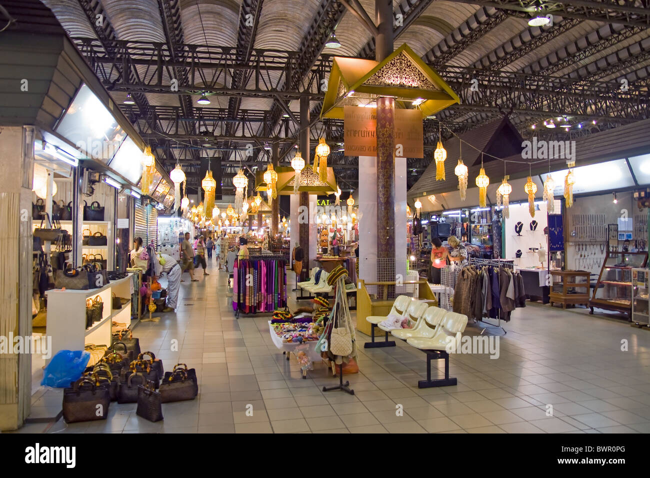 Night bazaar chiang mai hi-res stock photography and images - Alamy