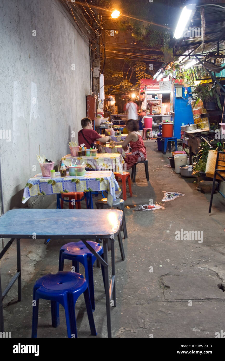 Thai street food restaurant hi-res stock photography and images - Alamy