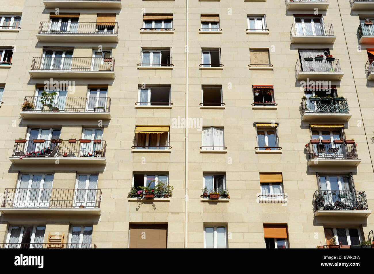 Building 1960 in Paris, 75006, France Stock Photo - Alamy