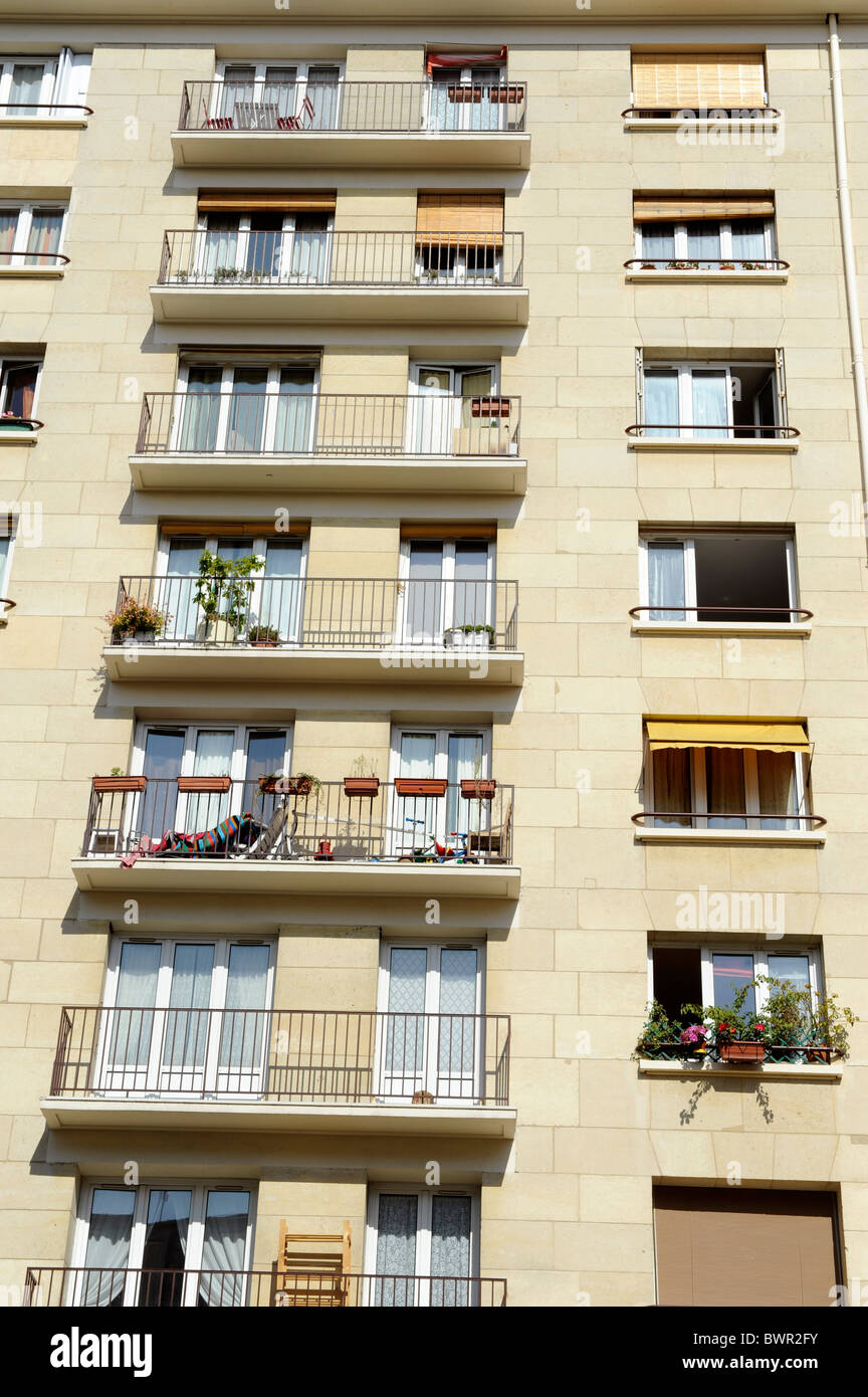 Building 1960 in Paris, 75006, France Stock Photo - Alamy