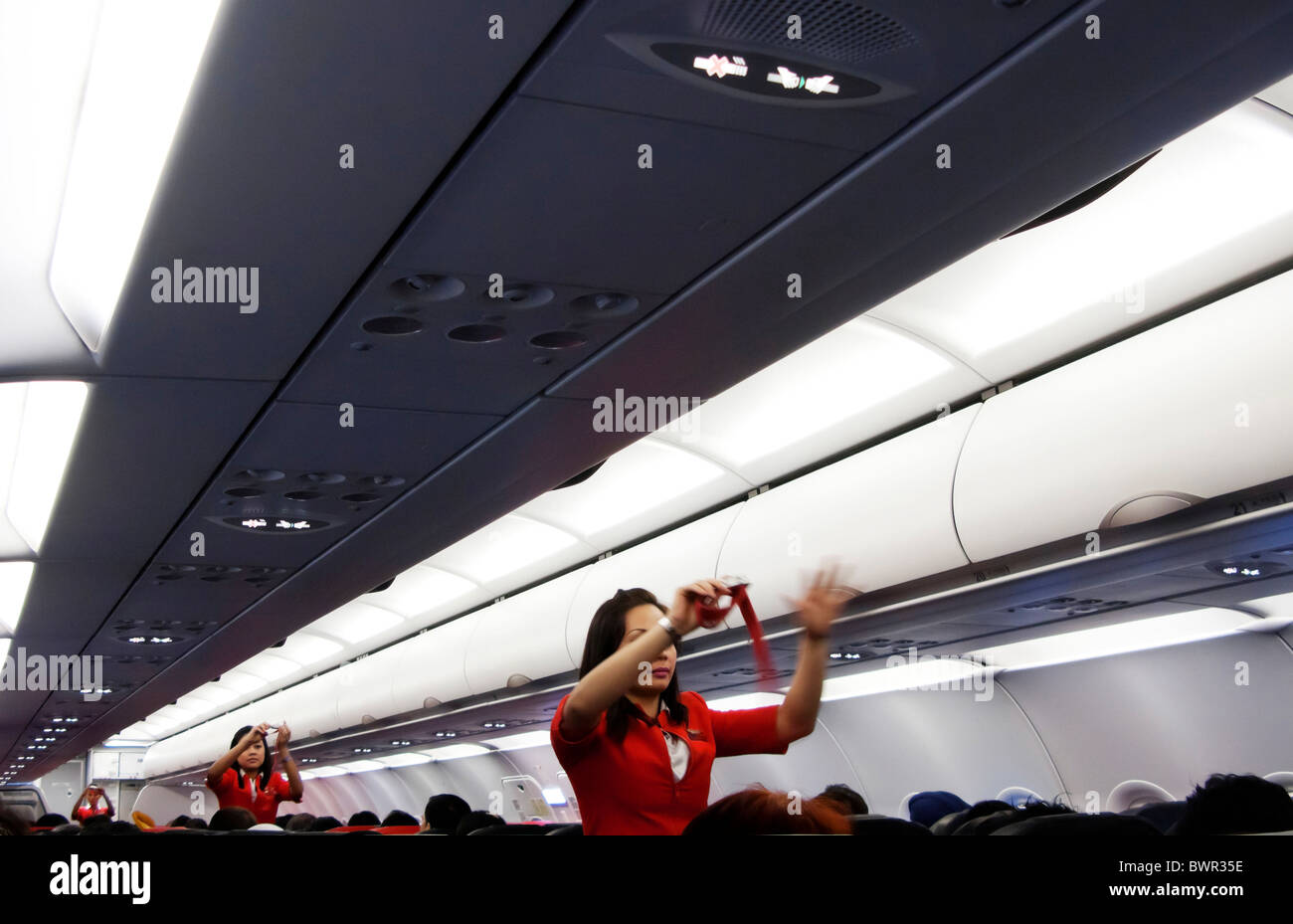 Airline security hi-res stock photography and images - Alamy