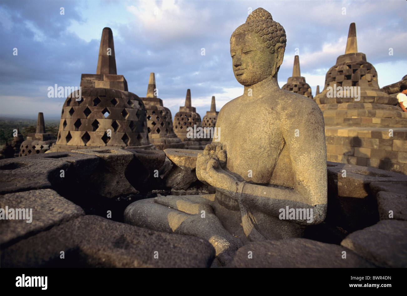 Borobudur mahayana hi-res stock photography and images - Alamy