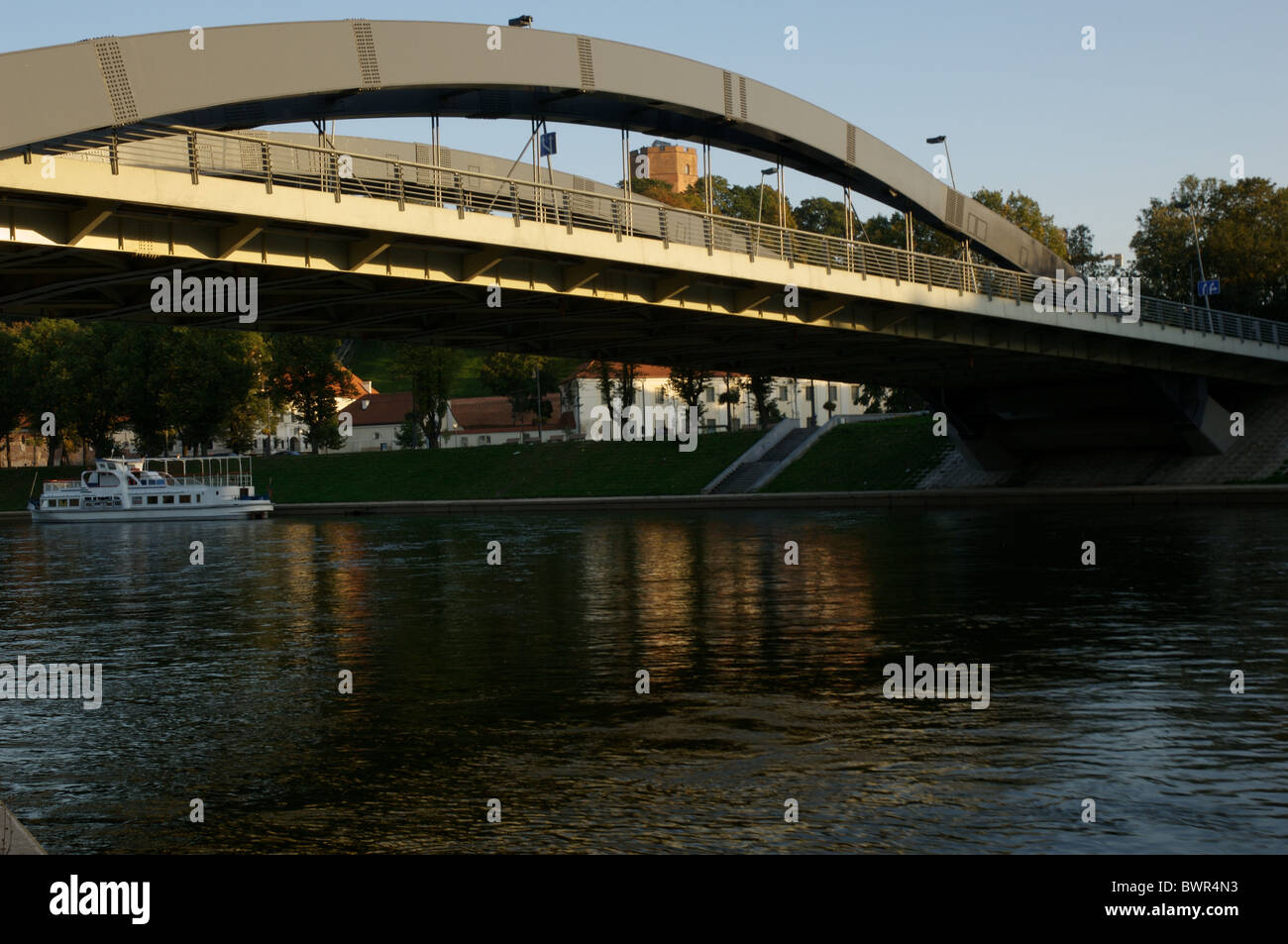 The locally known "Green Bridge" crosses the Neris river in Vilnius ...