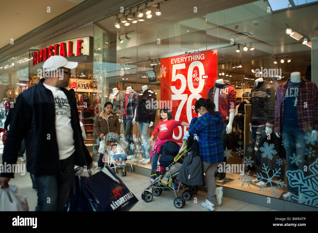 Queens center hi-res stock photography and images - Alamy