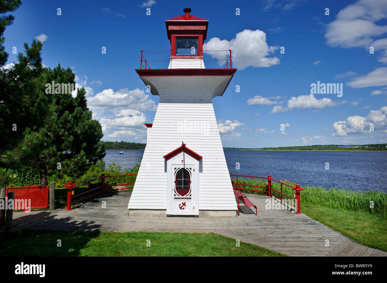 ritchie wharf lighthouse miramichi river Stock Photo - Alamy