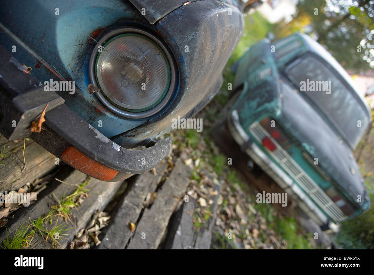 Old cars rusting away hi-res stock photography and images - Alamy