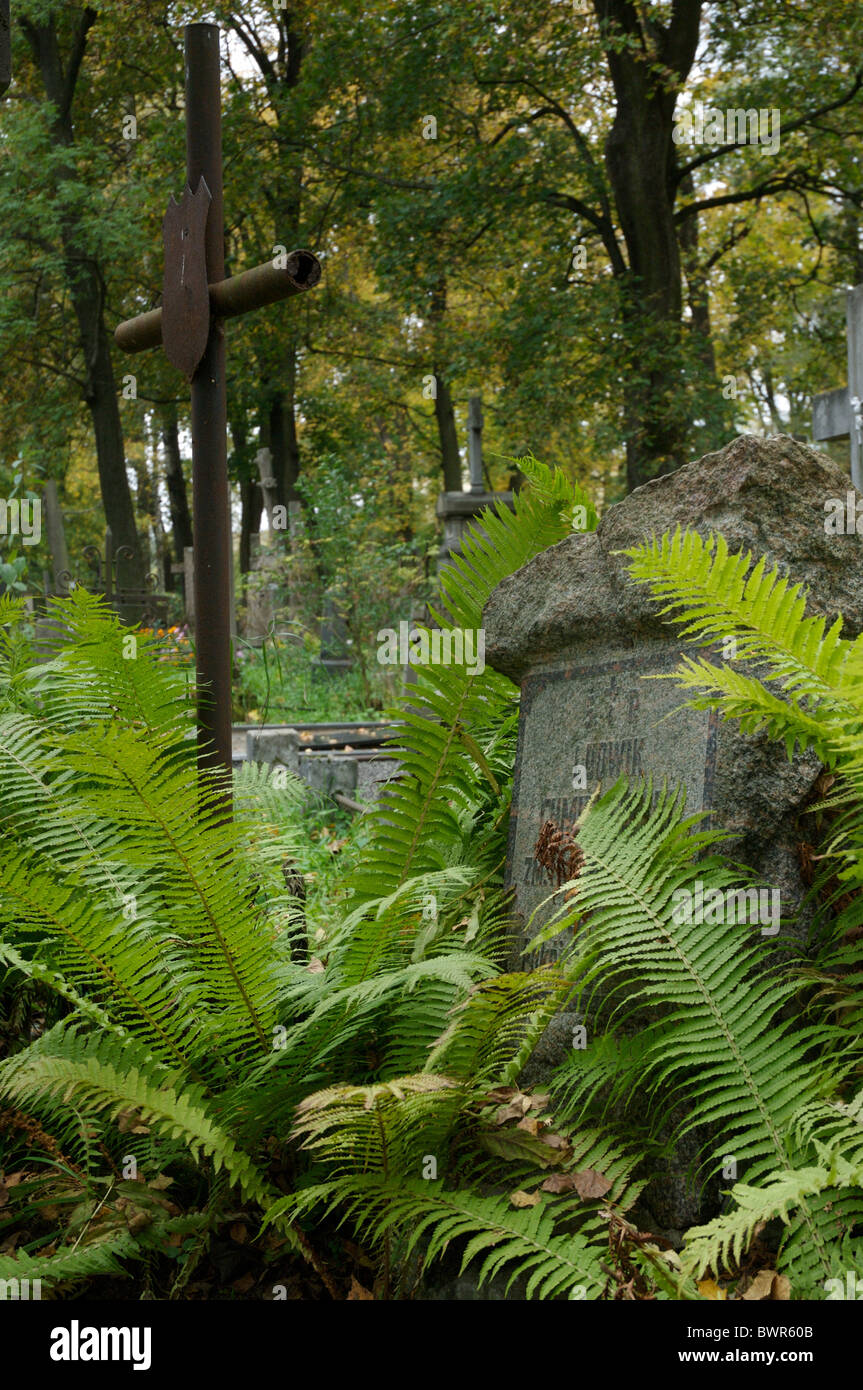 Rusted metal cross hi-res stock photography and images - Alamy