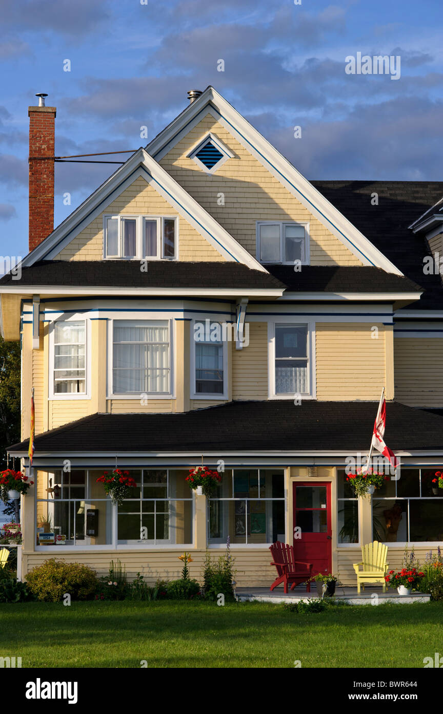 bed and breakfast new brunswick bay of chaleur yellow house yellow ...