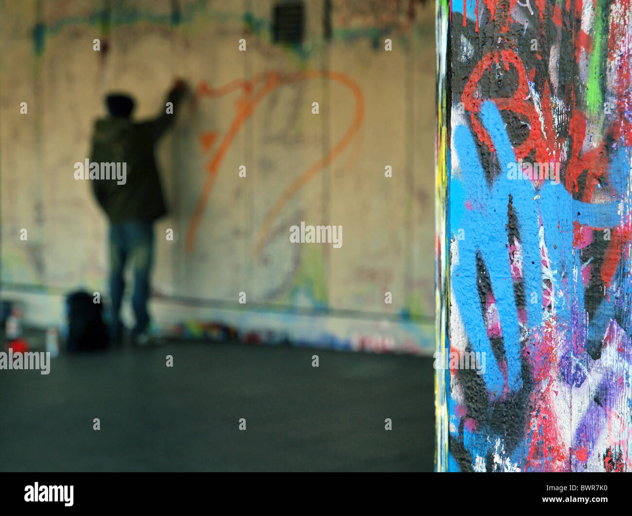 Graffiti artist at work hi-res stock photography and images - Alamy