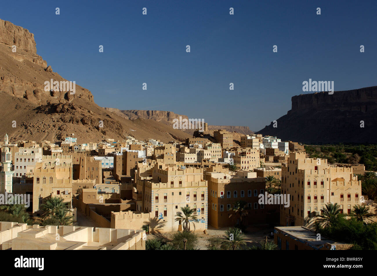 Yemen Sif town city desert landscape Wadi Daw'an Region Wadi Hadramaut ...