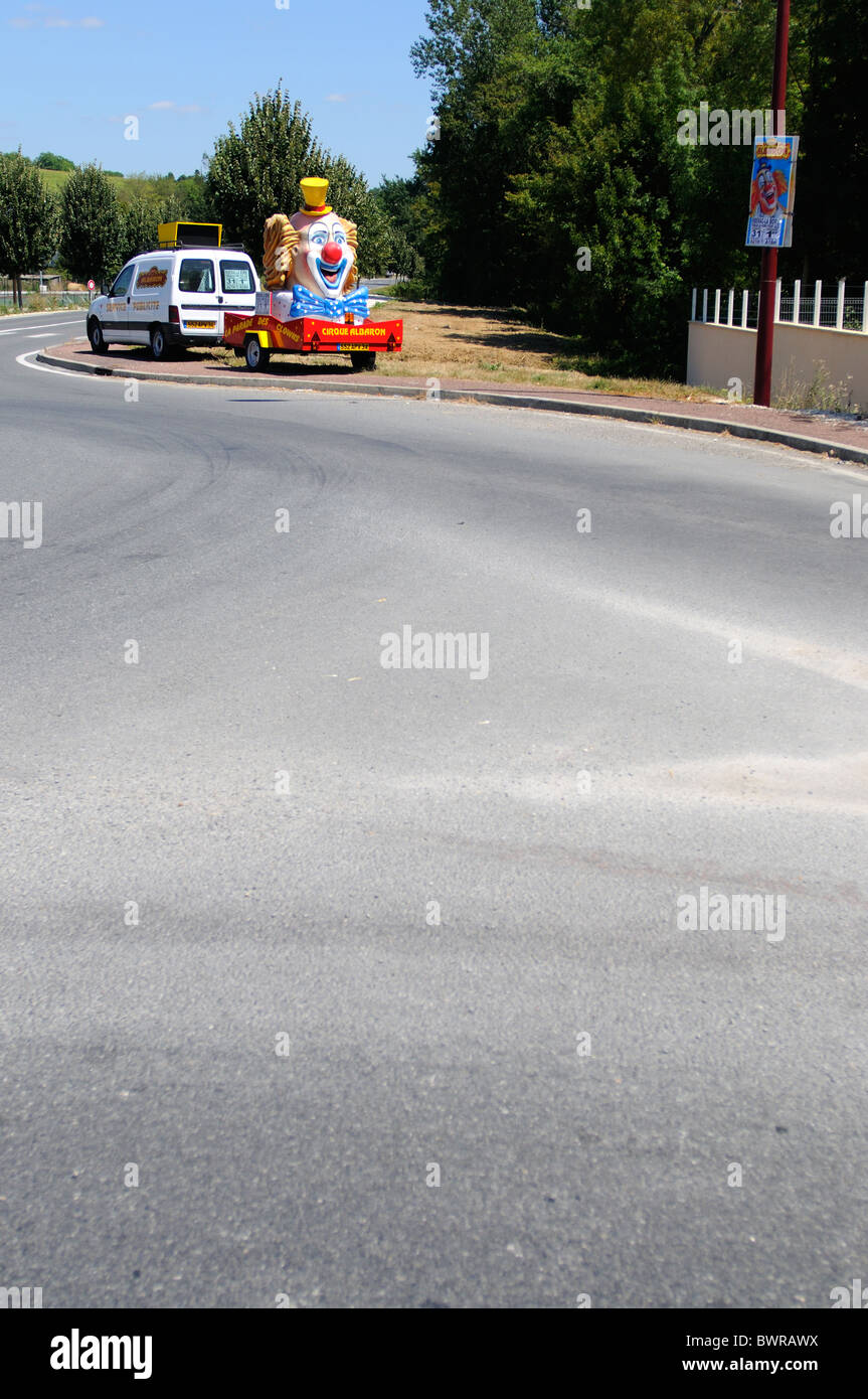 Circus van hi-res stock photography and images - Alamy