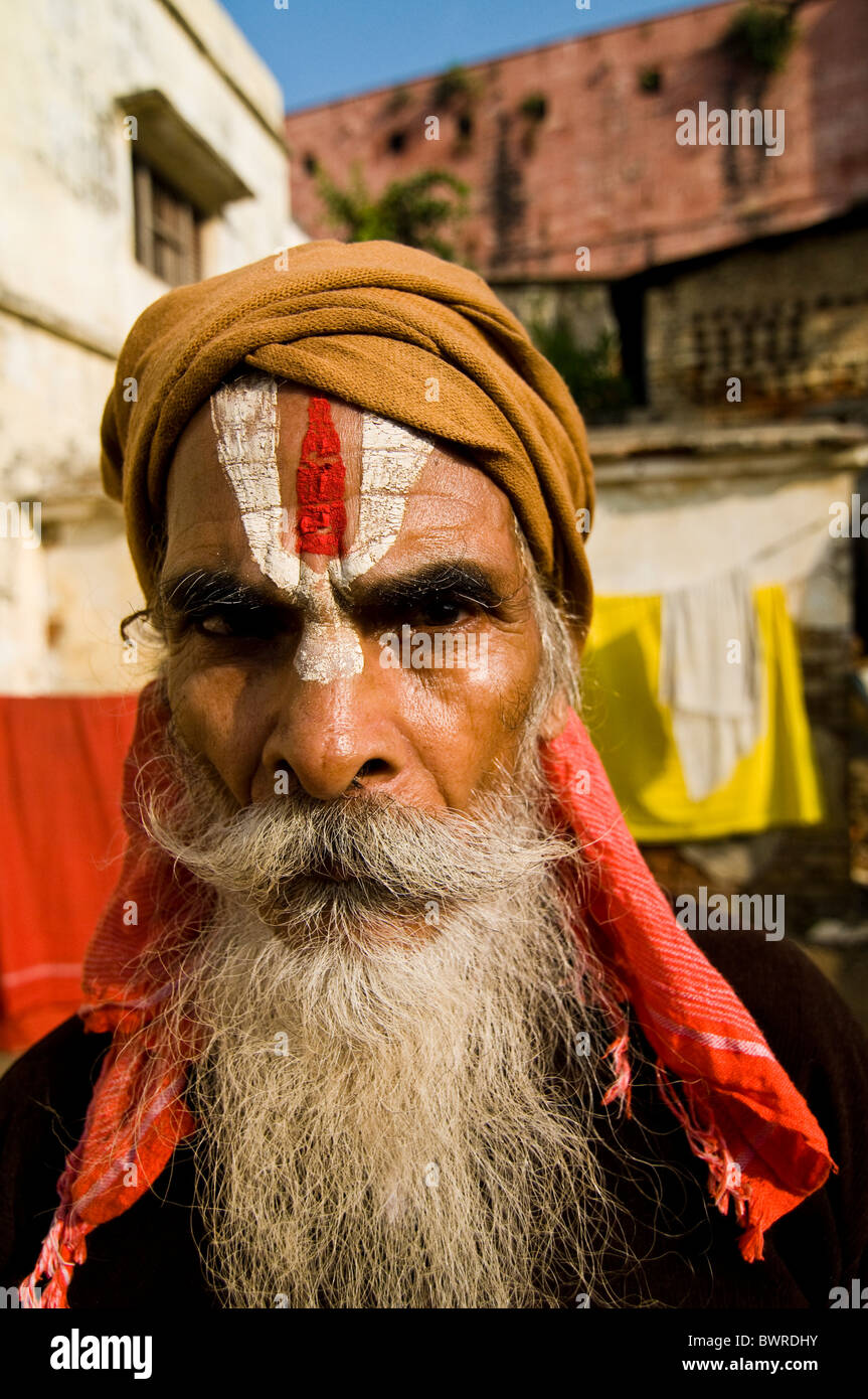 Portrait male indian sadhu face hi-res stock photography and images - Alamy