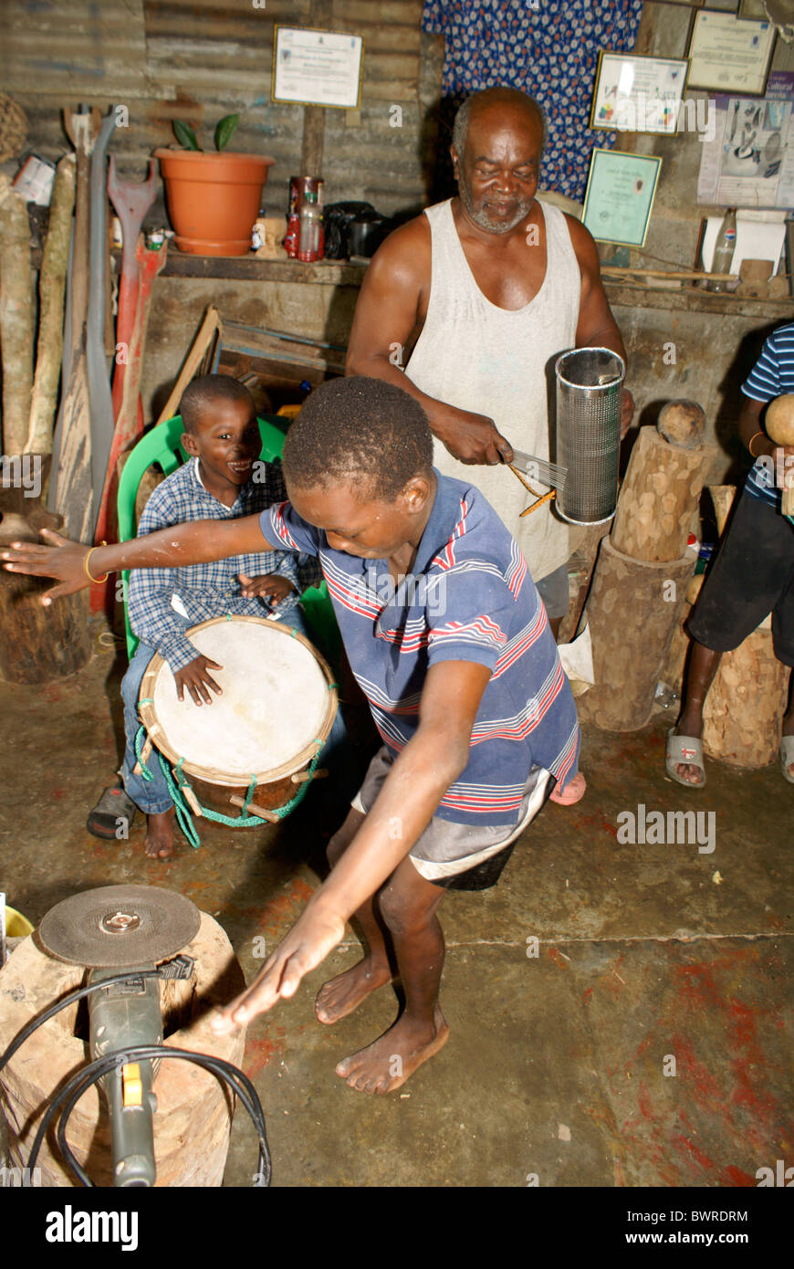 Honduras garifuna village hi-res stock photography and images - Alamy