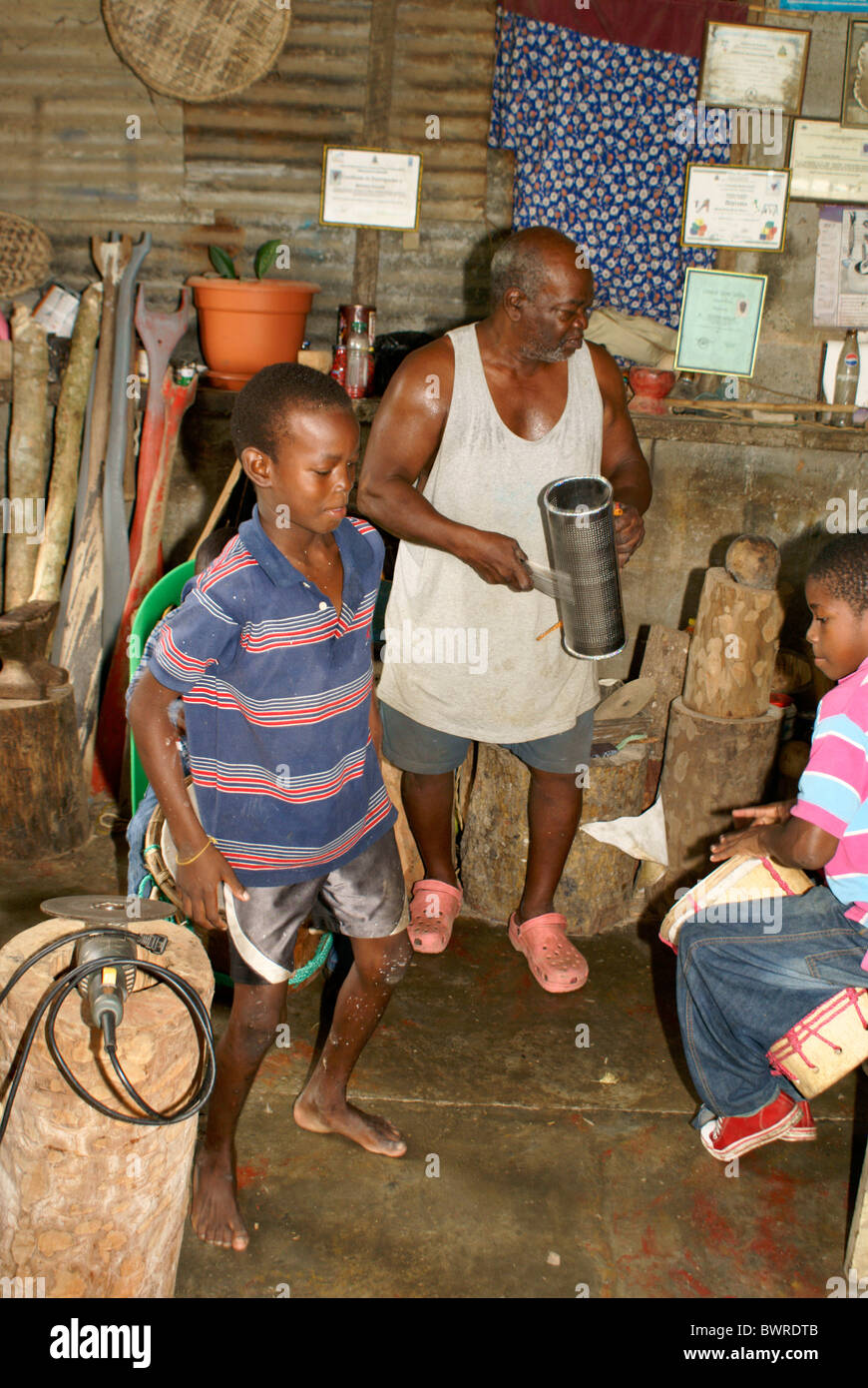 Honduras garifuna village hi-res stock photography and images - Alamy