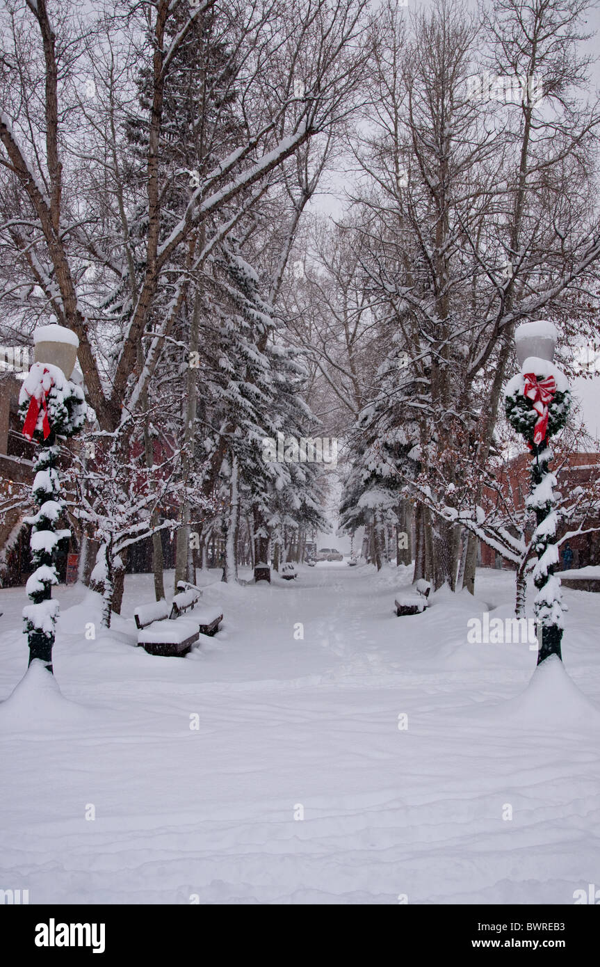 Downtown aspen snow hi-res stock photography and images - Alamy
